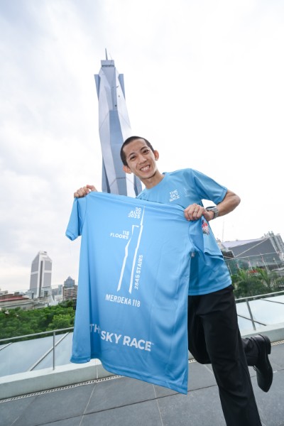 The Sky Race™: Cabaran Menakluk 118 Tingkat, 2,845 Anak Tangga Ke ...